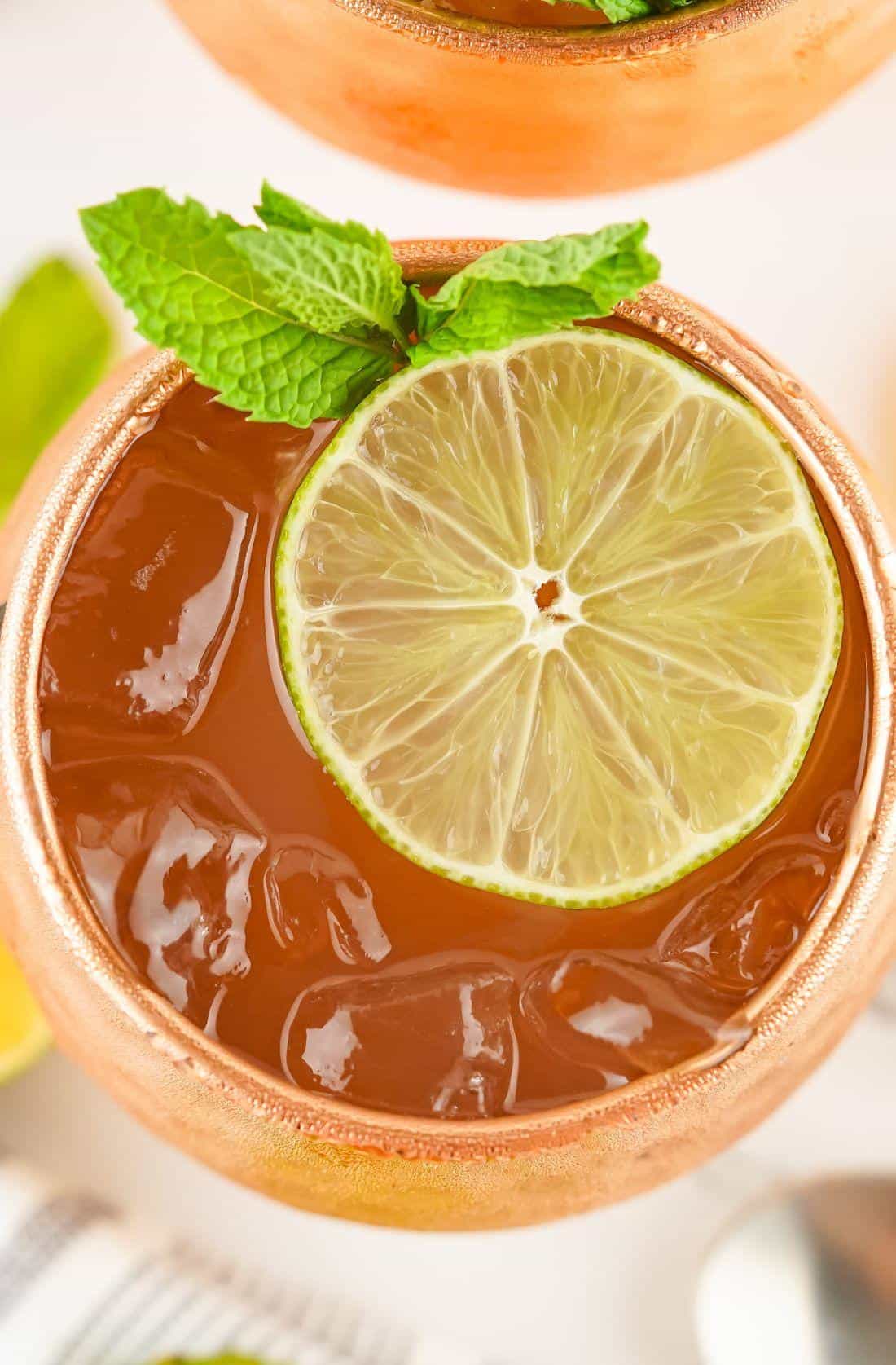 MOSCOW MULE COCKTAIL: SIMPLE & REFRESHING - Sprinkle of Flavor